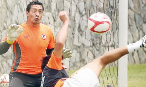 ¿La "U" sin el 'Negro'?: Aún no le renuevan contrato a Galván