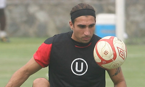 Pablo Vitti jugará detrás de Fano y Morel