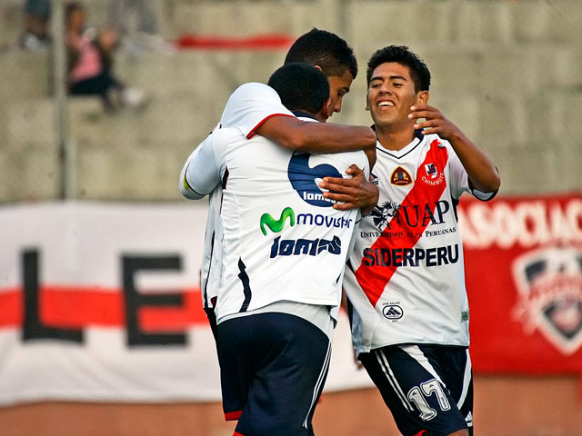 José Gálvez no cobra pero igual seguirá jugando