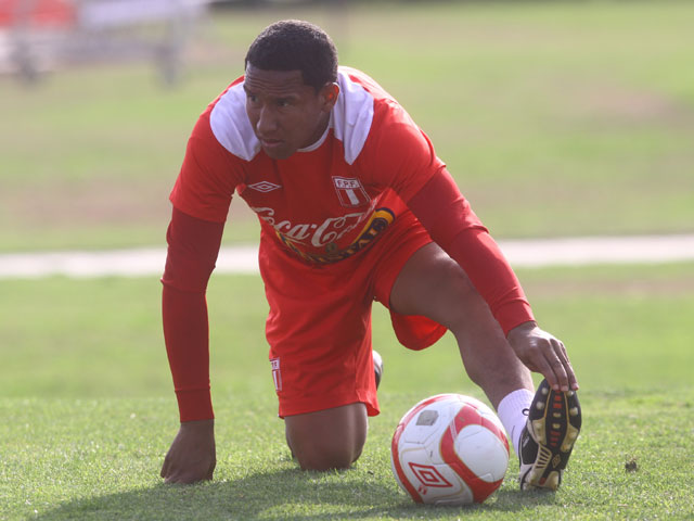 Adán Balbín será operado de la rodilla y recuperación tardaría seis meses