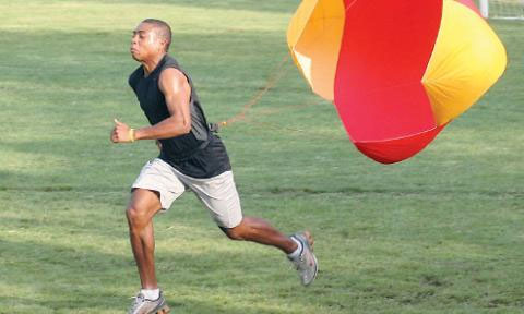 ¿También se va?: 'Coco' Bazán tiene oferta del Nápoli de Italia