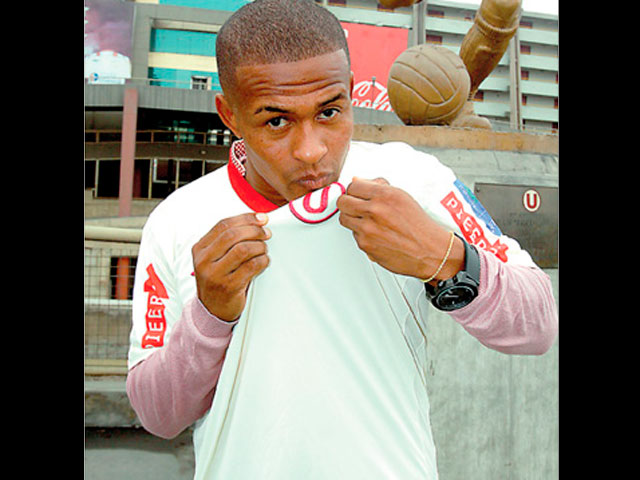 Universitario presentó a Willy Rivas como su nuevo refuerzo