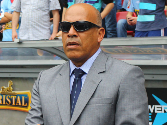 Roberto Mosquera reveló que Junior Ross no jugó ante Palmeiras por ... Roberto Mosquera reveló que Junior Ross no jugó ante Palmeiras por ...