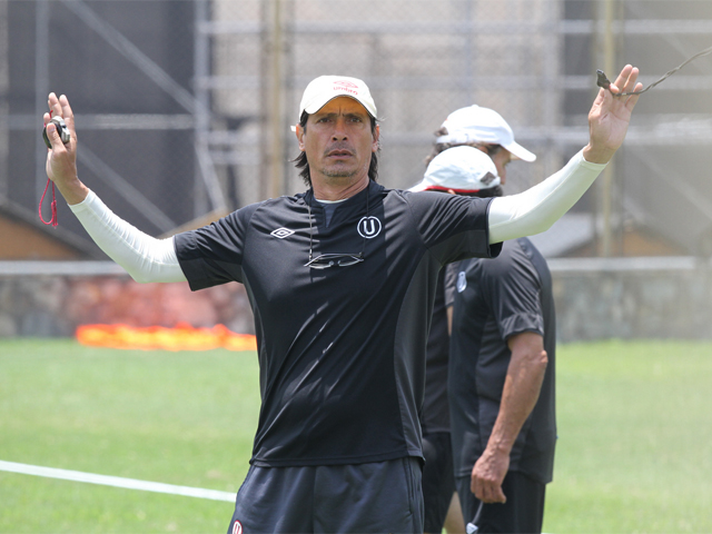 Ángel Comizzo a sus jugadores: "Confío en ustedes porque son los campeones"