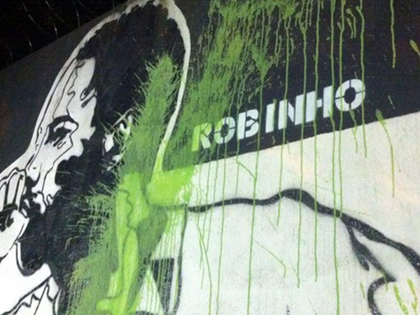 Robinho: Los hinchas del Santos destruyen los murales donde aparece el ...