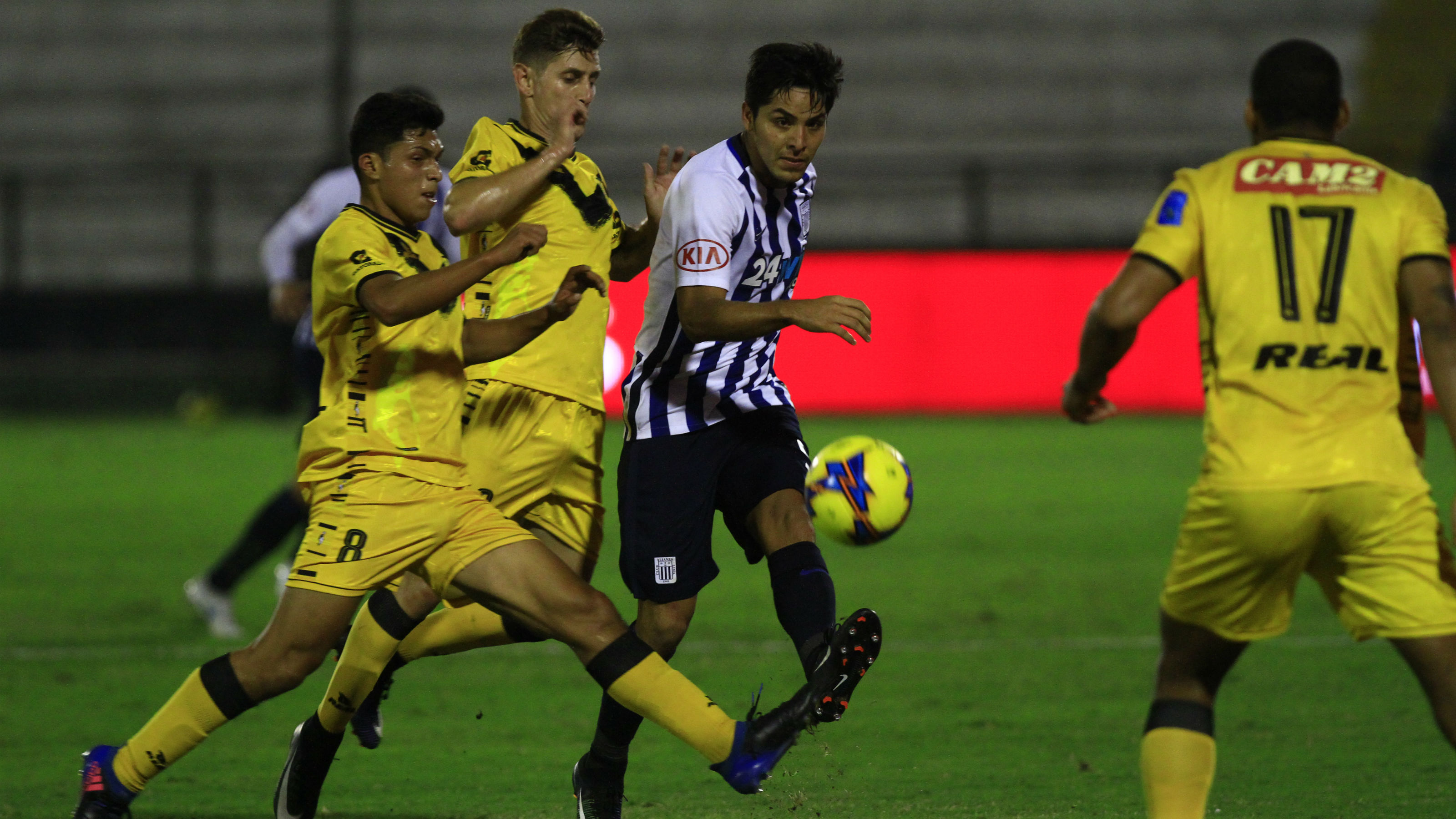 Alianza Lima sumó 13 puntos y está a tres del primer lugar del Torneo ...