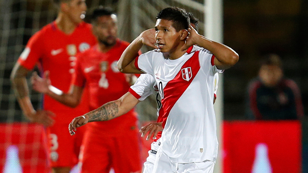 Edison Flores entrena con la selección y sueña con volver a marcarle un ...