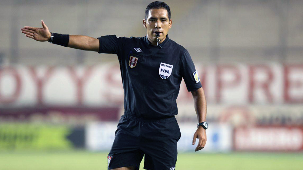 Árbitro Peruano Diego Haro Es Preseleccionado Para Dirigir En La Copa