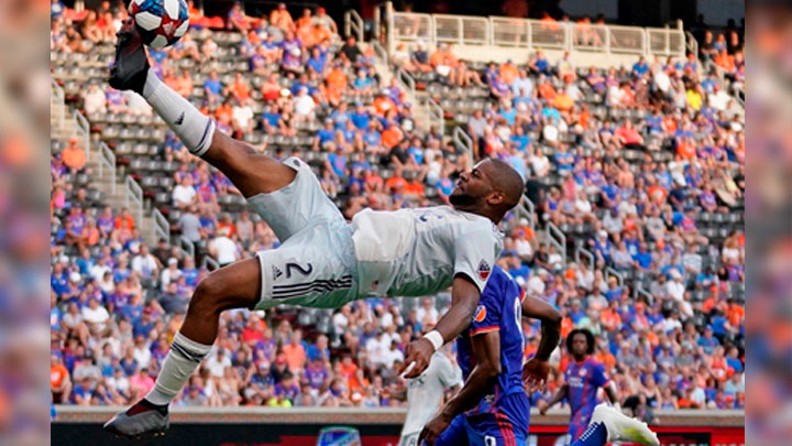 Jugador de la MLS luce orgulloso camiseta de Perú y Alianza Lima [FOTO]