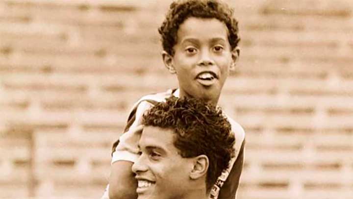 Ronaldinho: el fallecimiento de su padre y cómo terminó siendo un punto ...