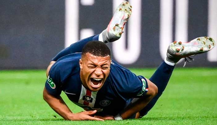 ¡Alarma en PSG! La brutal falta que recibió Mbappé y el preciso ...