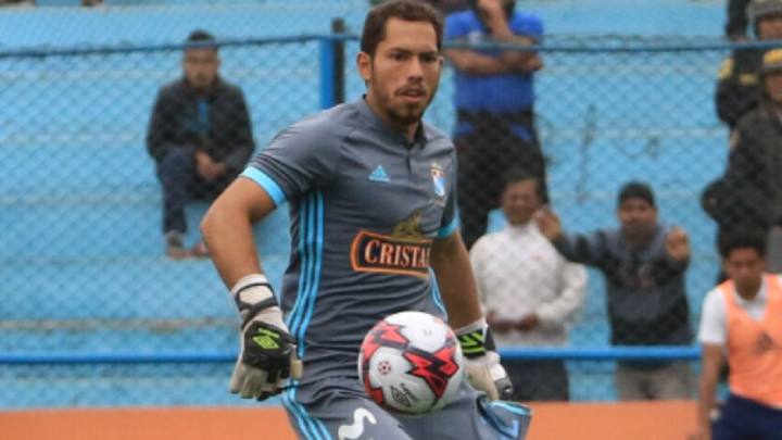 Sporting Cristal anuncia que Patricio Álvarez ya no pertenece al club