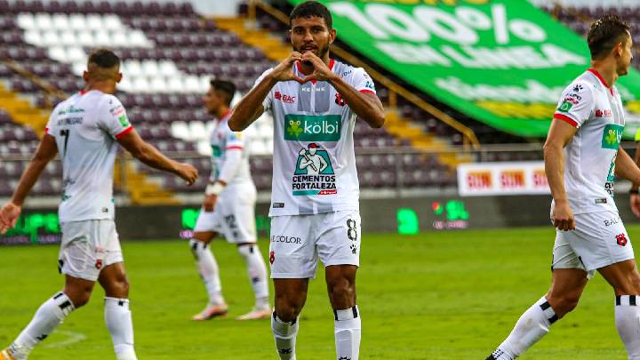 LDA humilló a Saprissa: goleó 5-0 en el clásico de la Liga Promerica