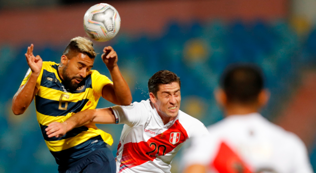 Santiago Ormeño jugó su segundo partido con Perú y dejó de ser elegible ...